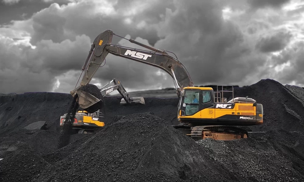 MST M300LC adds power to PIRIL İNŞAAT! - MST Construction Equipment
